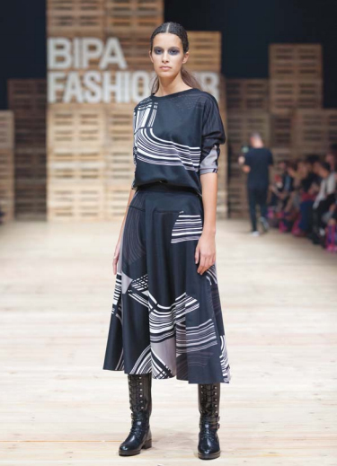 Interpreting the evolving fashion industry of the 21ST century - Images ...