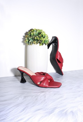 PAIO: Using Sustainable, Vegan Alternatives to Craft New Age Shoes ...