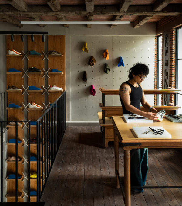 Gully Labs opens first flagship store in Delhi